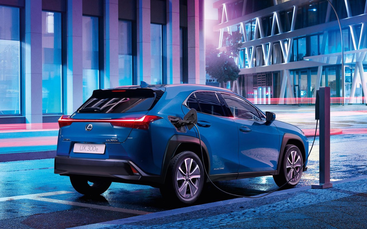 Lexus UX 300e EV 2020 | SUV Drive